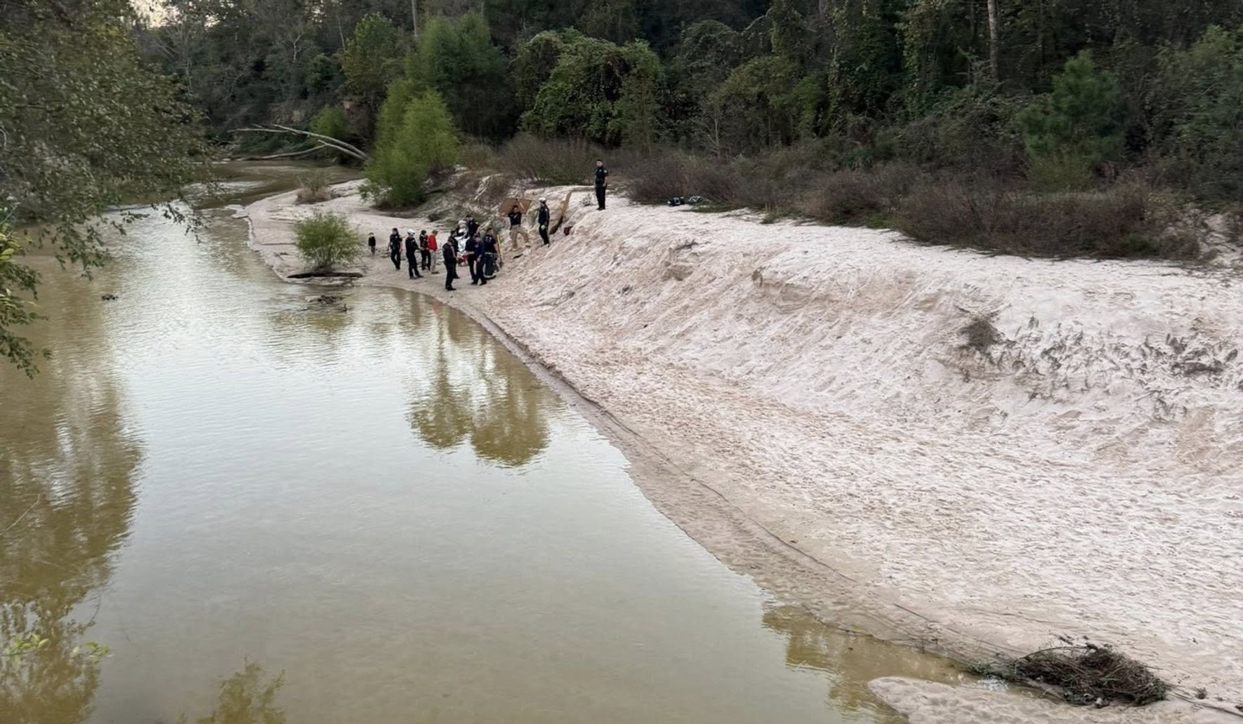 12-Year-Old Texas Girl Rescued After Sandbar Collapse on Thanksgiving ...