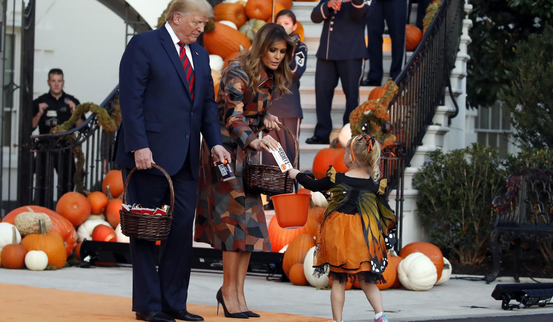 Trump Chats With Kids on Christmas Eve, Vows No “Bad Santa” – Daily ...